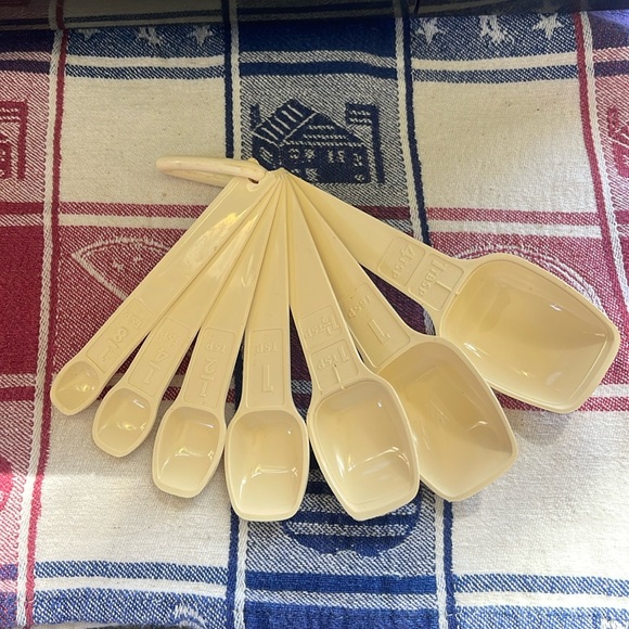 Tupperware | Kitchen | Rare Full Set Of 7 Tupperware Off White Almond ...